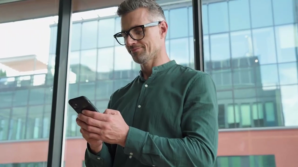 Fully Managed Kafka® on AWS with Confluent and Amazon Web Services Fully Managed Kafka® on AWS with Confluent and Amazon Web Services