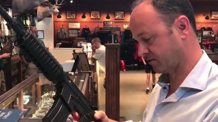 Jonathan Swain goes gun shopping in Las Vegas | Good Morning Britain
