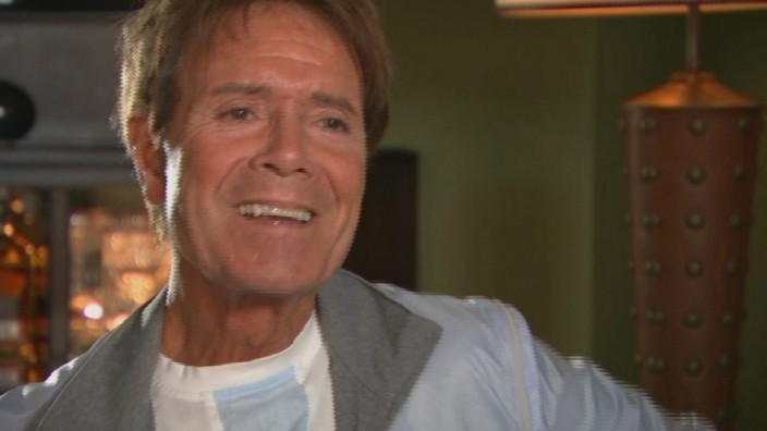 Sir Cliff: 'I want to work with One Direction' | Good Morning Britain