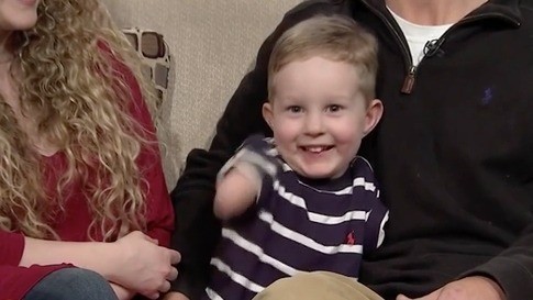 Toddler who was born without arms or legs defies the odds by walking ...