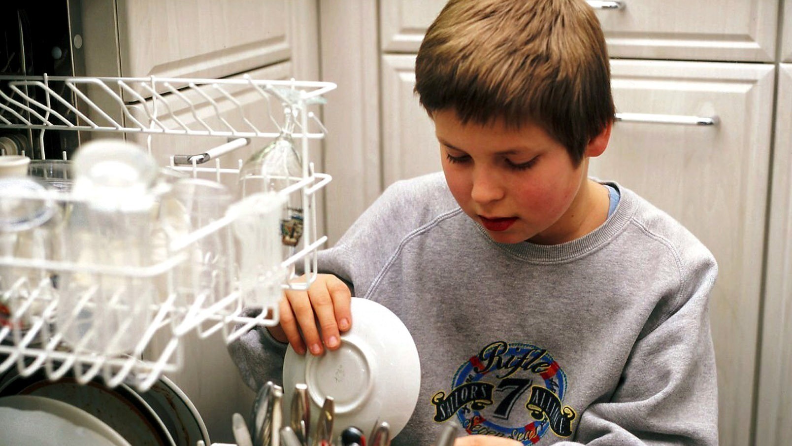 Children required to help with housework | Good Morning Britain