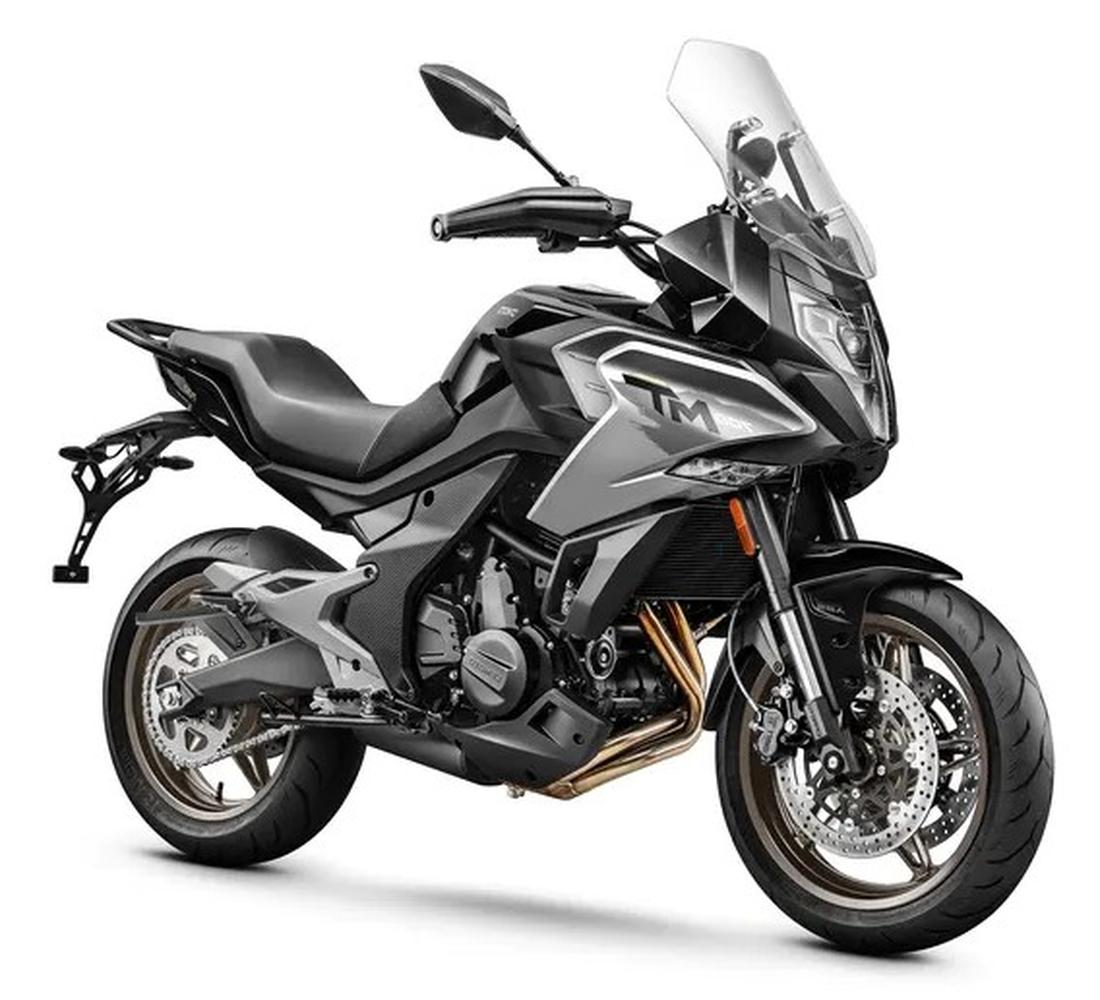 CF Moto 700 MT vs. Hero Hunk 250R | Galgo | México