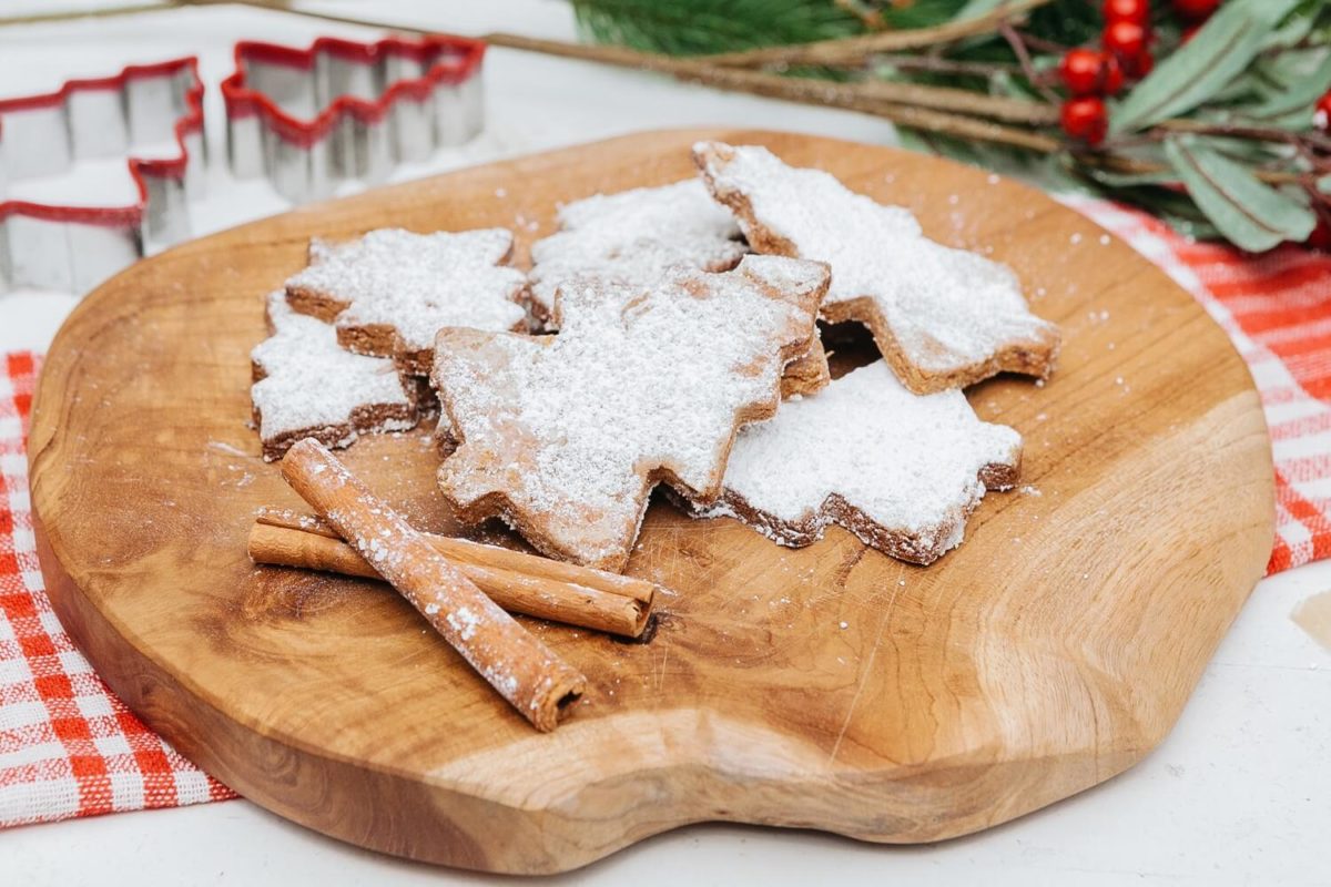 Healthy Gingersnap Recipe: Date-Sweetened Cookies | 8fit
