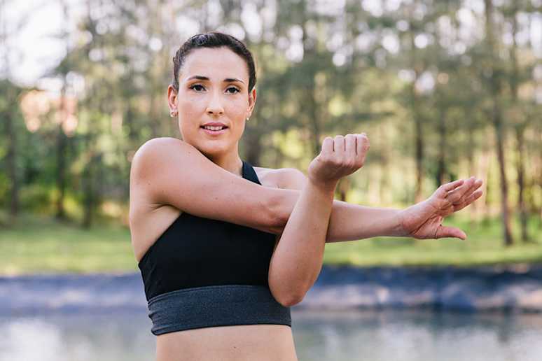 Shoulder Stretches to Relieve Pain and Discomfort | 8fit