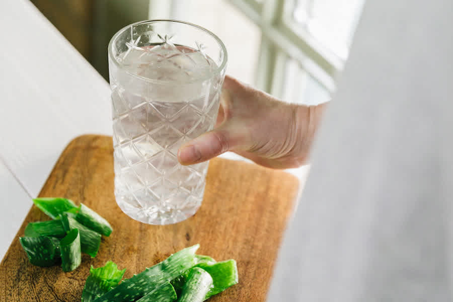 Aloe Vera Juice: Benefits, Side Effects, and Common Uses | 8fit