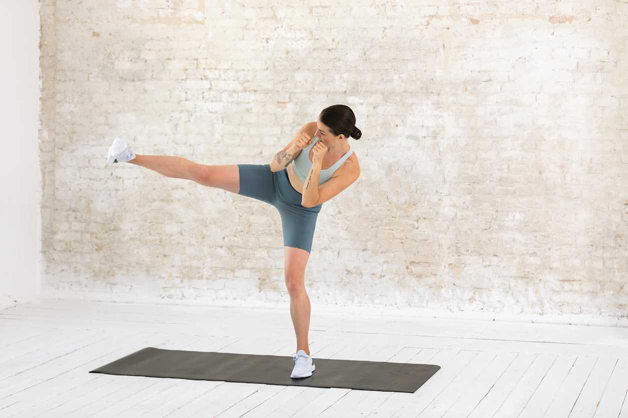 Energizing Kickboxing Workout: Get Empowered (and Sweaty) | 8fit