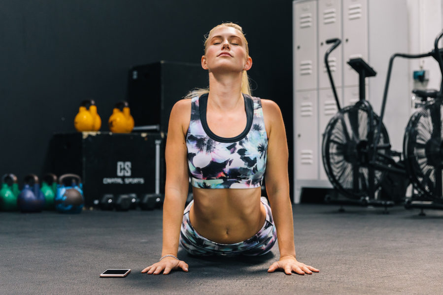 Yoga for Flexibility and Strength: Tips & 10-Minute Workout | 8fit