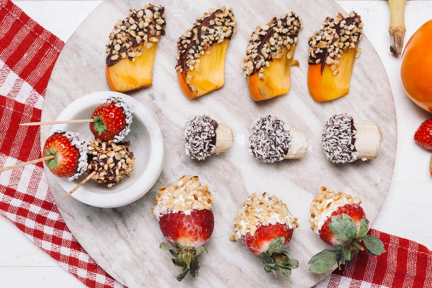 Holiday Chocolate and Yogurt-Covered Fruit Trio | 8fit