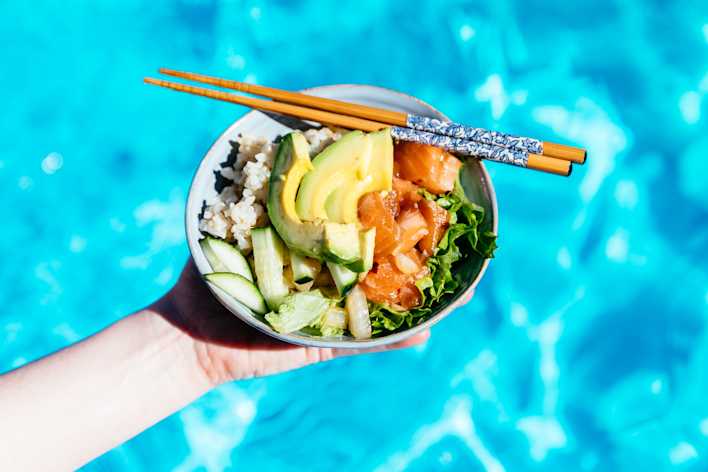 A Refreshingly Simple Poke Bowl Recipe | 8fit