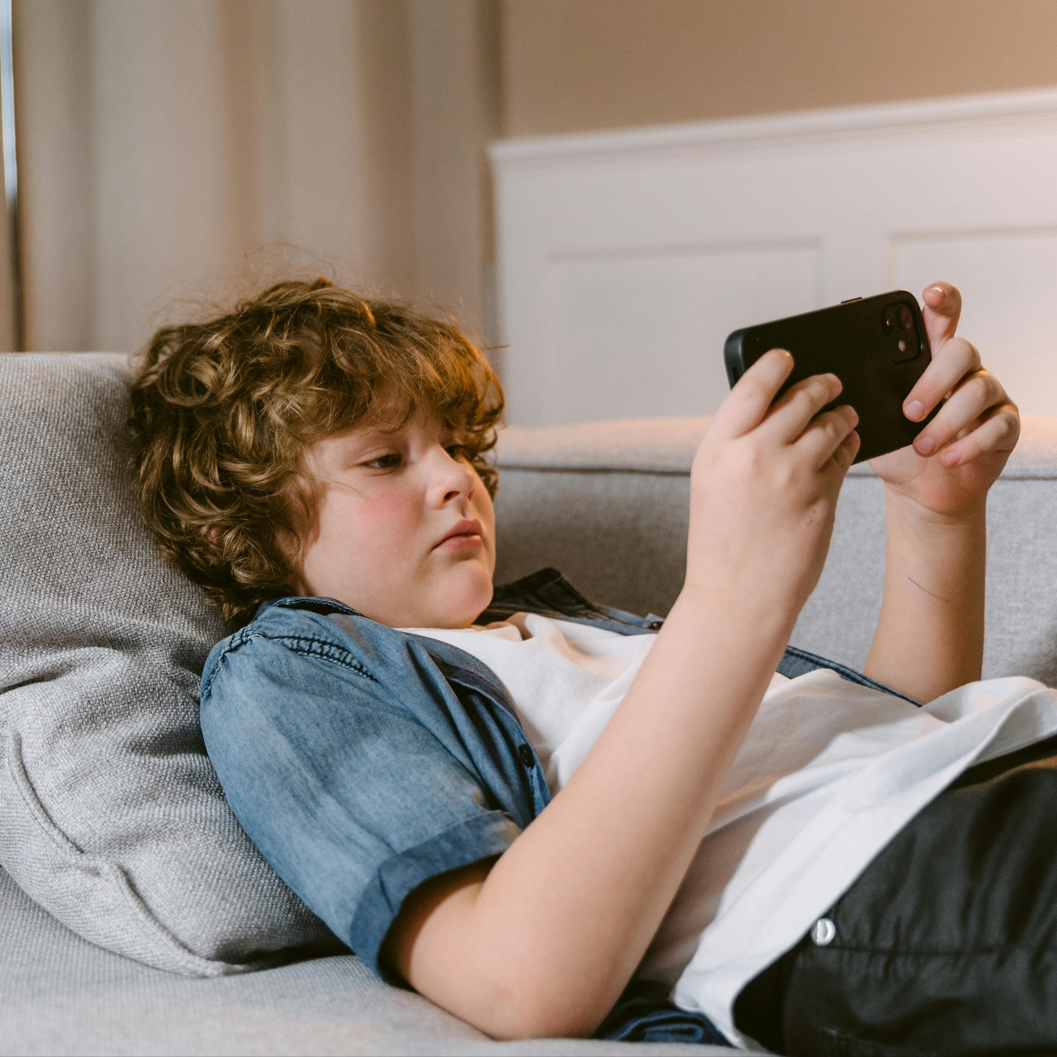 Say goodnight to screen time: Tips for reducing screen usage for better ...
