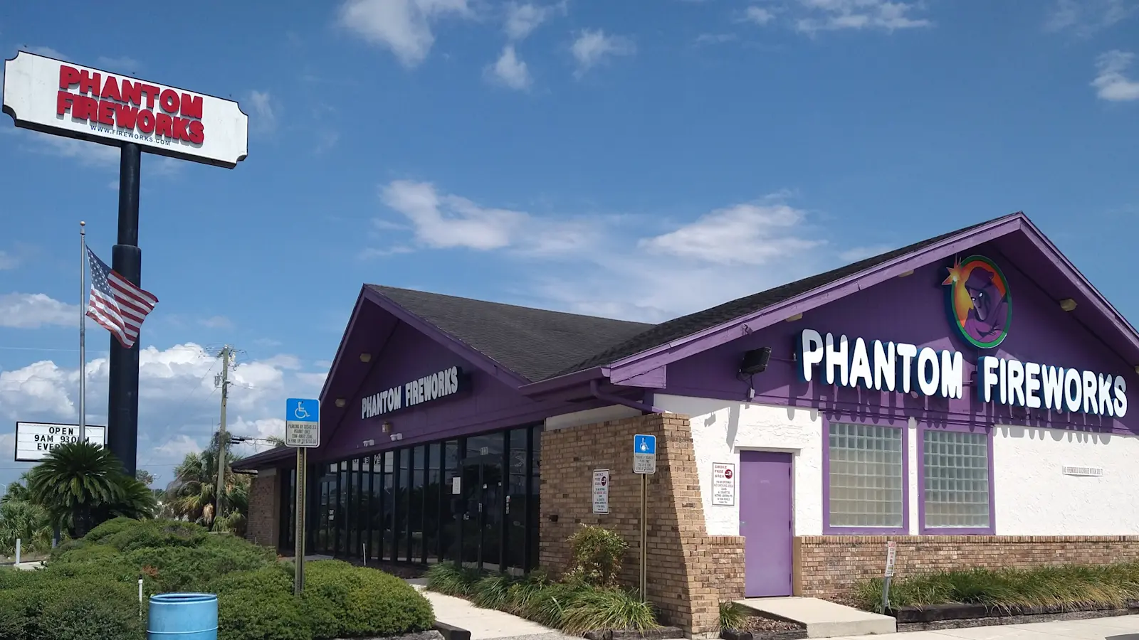 Phantom of Orlando Showroom | Phantom Fireworks