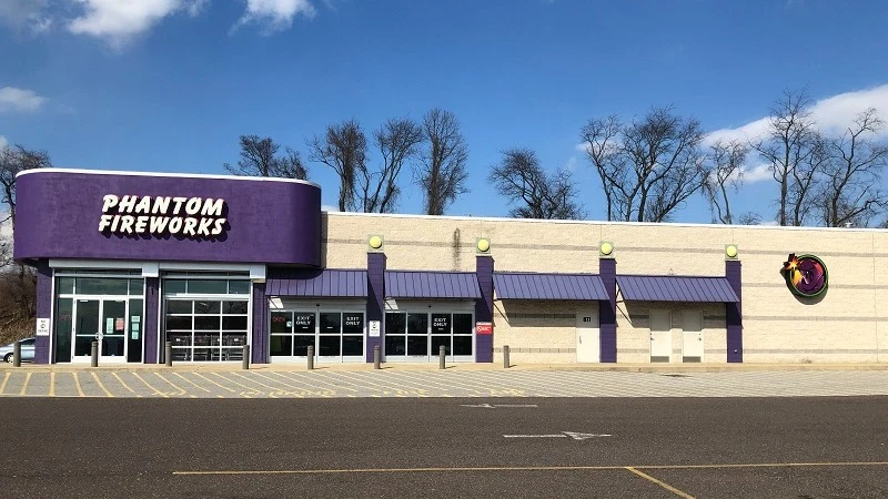 America's #1 Fireworks Retailer | Phantom Fireworks