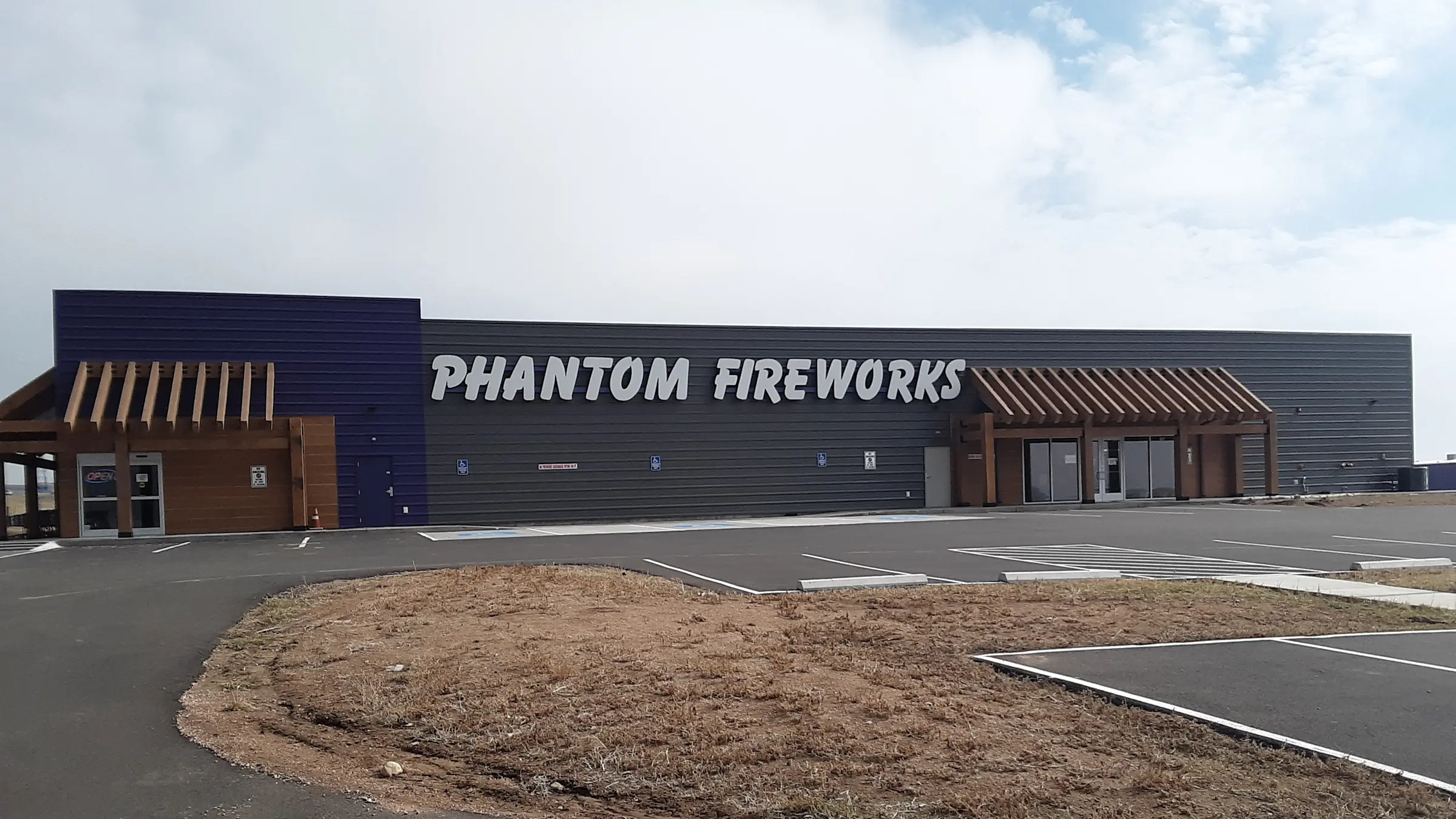 America's #1 Fireworks Retailer | Phantom Fireworks