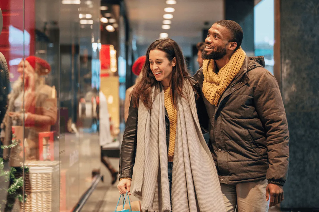 Christmas Cash Advance 2025: What to Know Before Borrowing | EarnIn