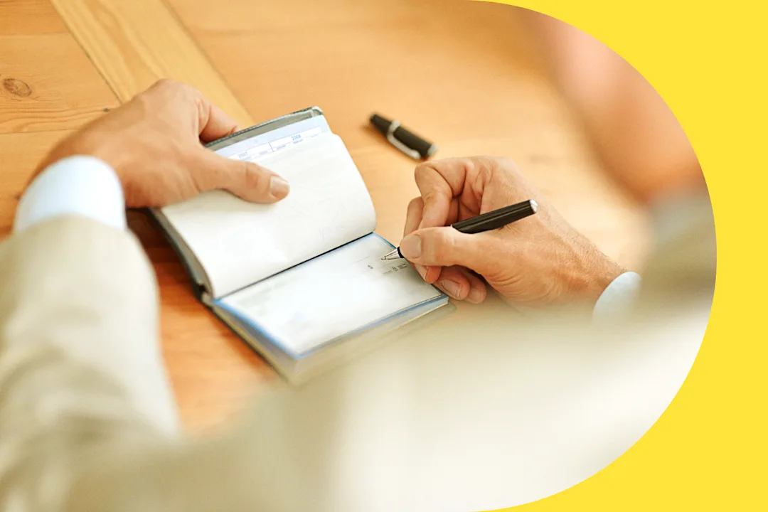 How to Deposit Cash Into Bank Accounts: The Ultimate Guide | EarnIn