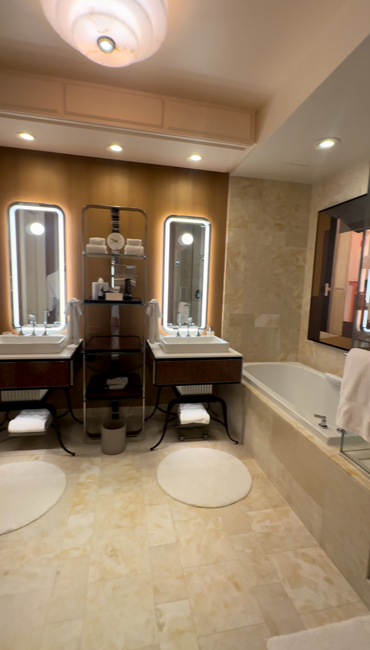 Site Inspection of Hotel Rooms at Wynn Las Vegas Suites