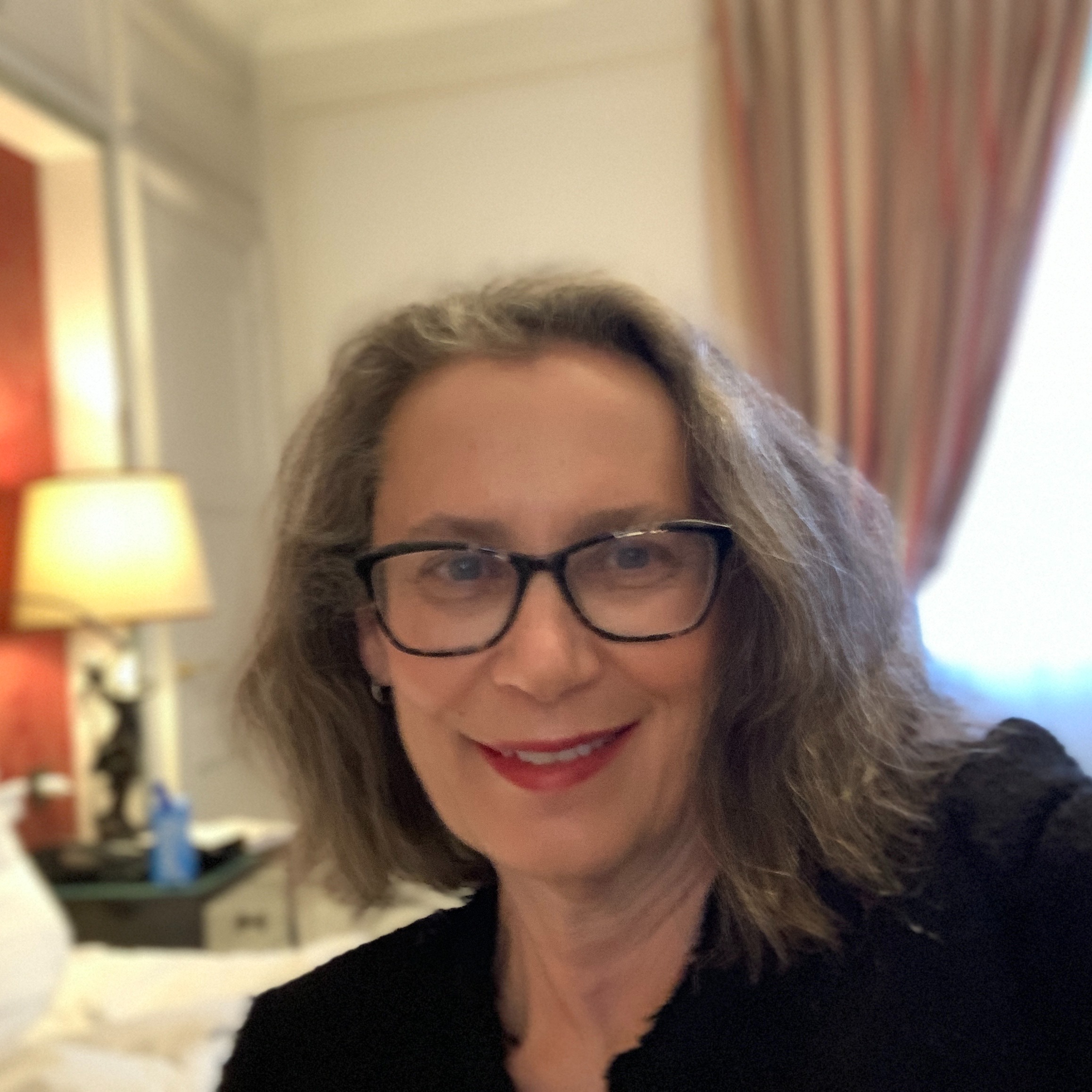 anne-damon-fora-travel