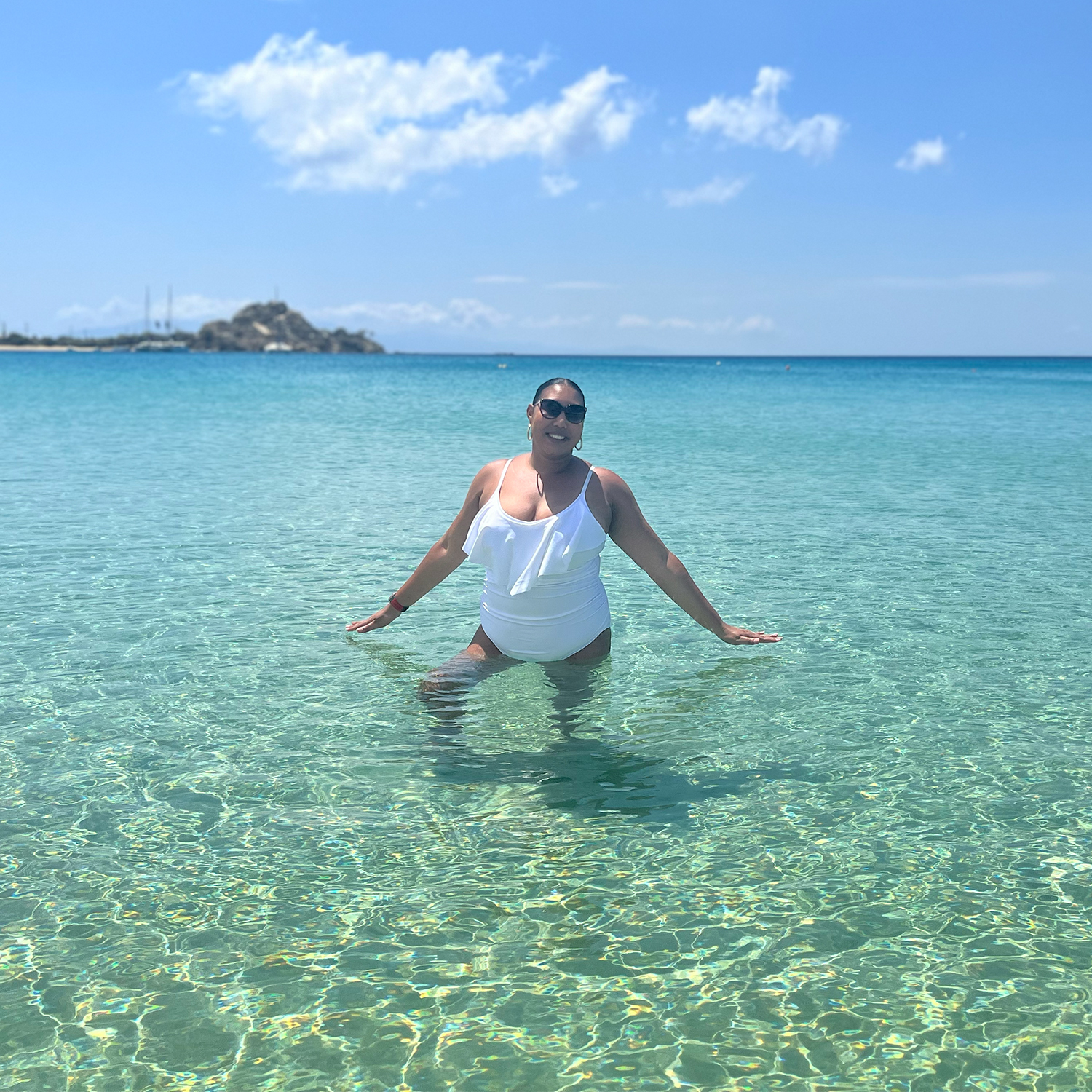 Taneisha Hellon | Fora Travel