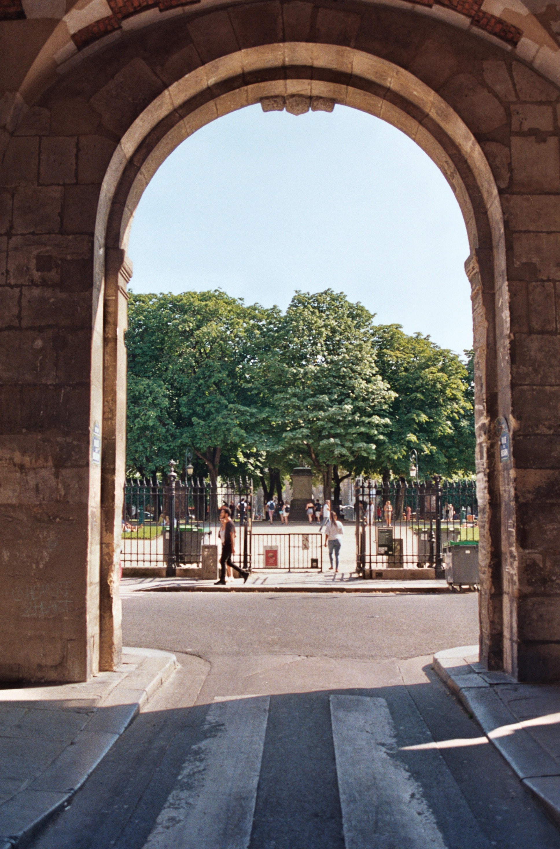 Paris Je T'aime: A Guide to Paris for Families