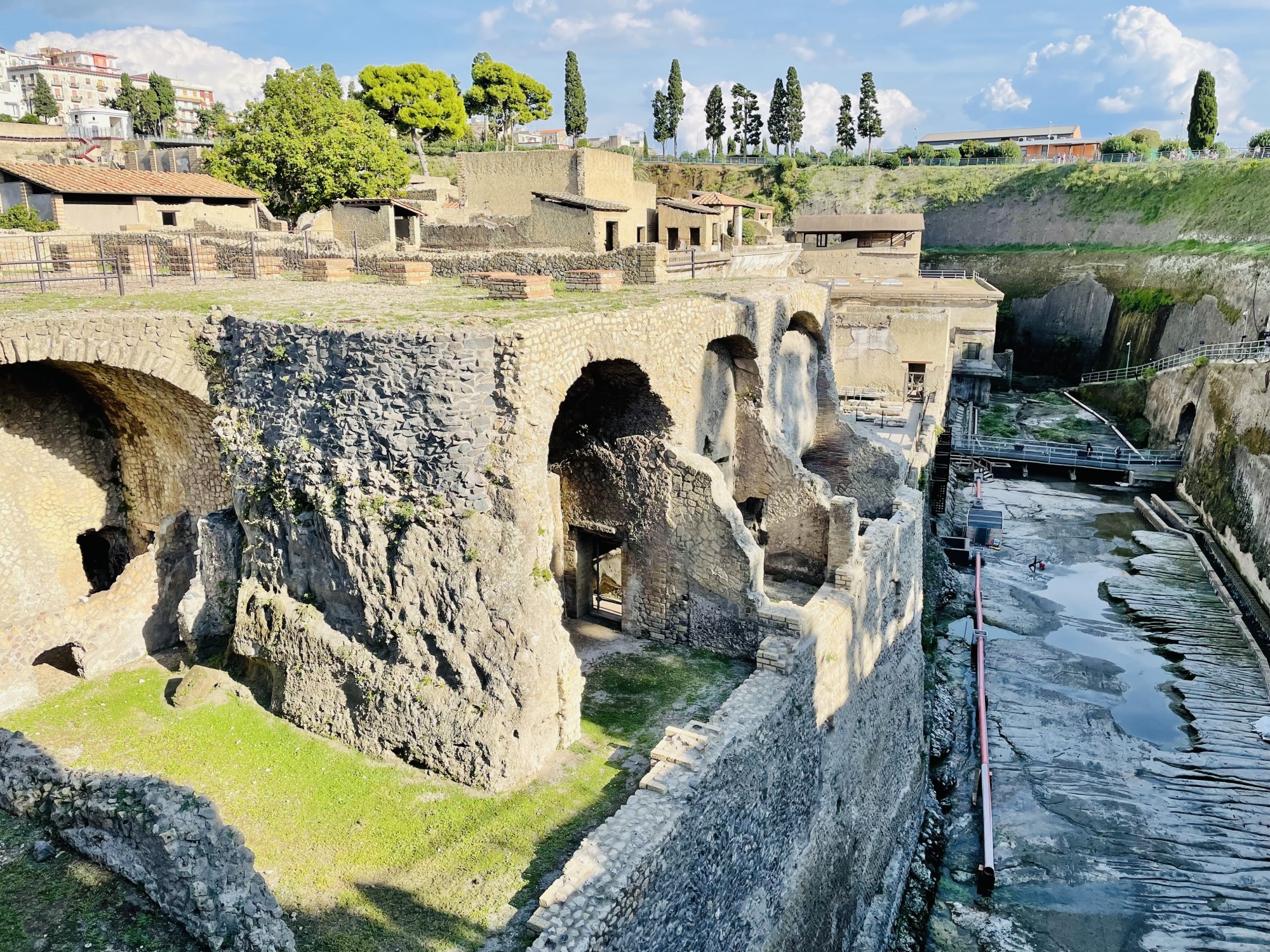 Discovering Naples, Italy: A Day Trip of Hidden Gems!