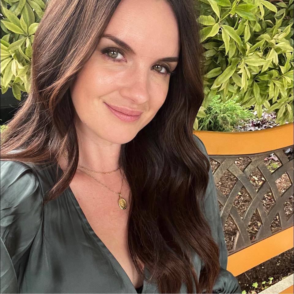 Angela Hall | Fora Travel