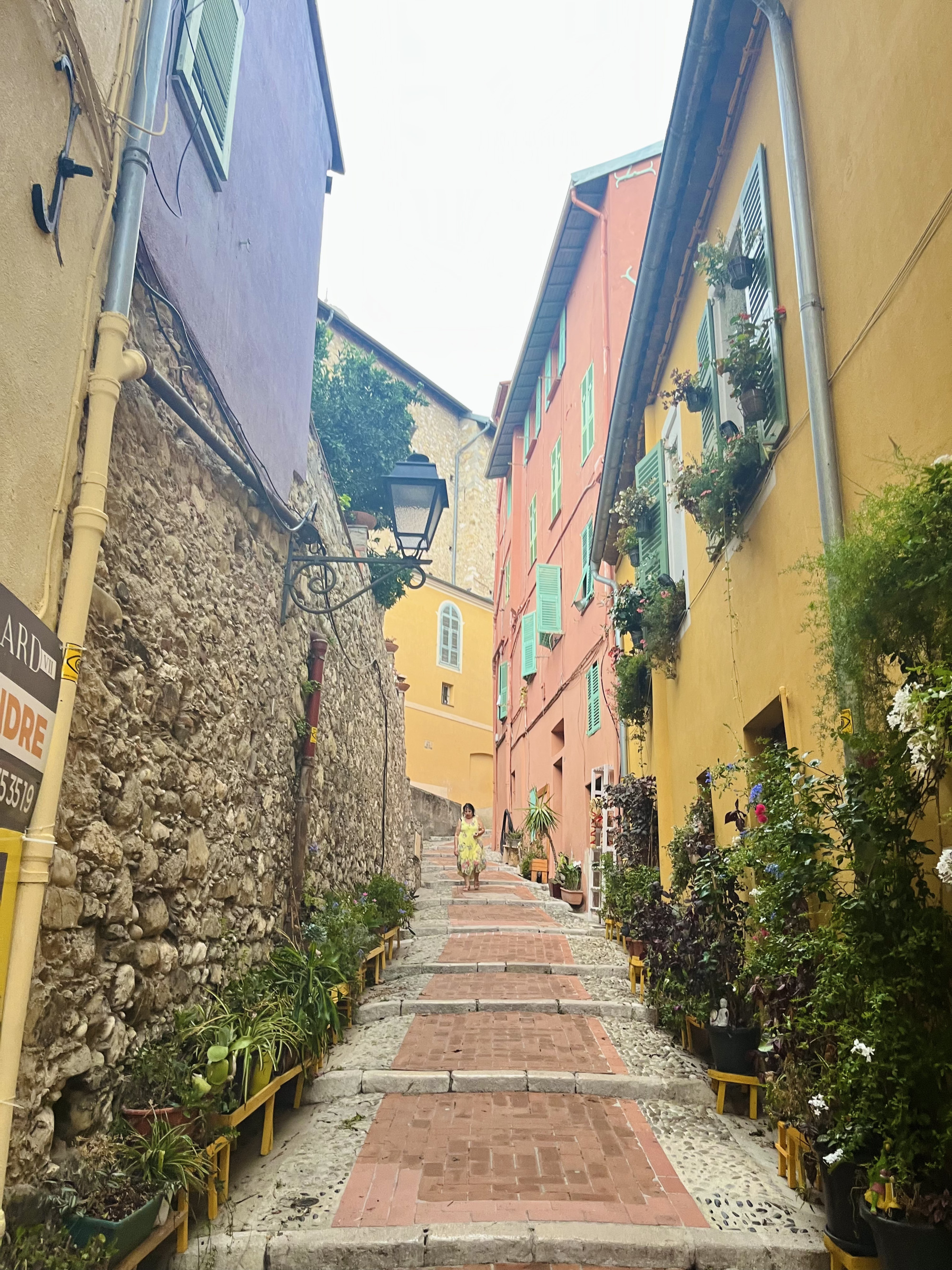 ESCAPE TO THE FRENCH RIVIERA!