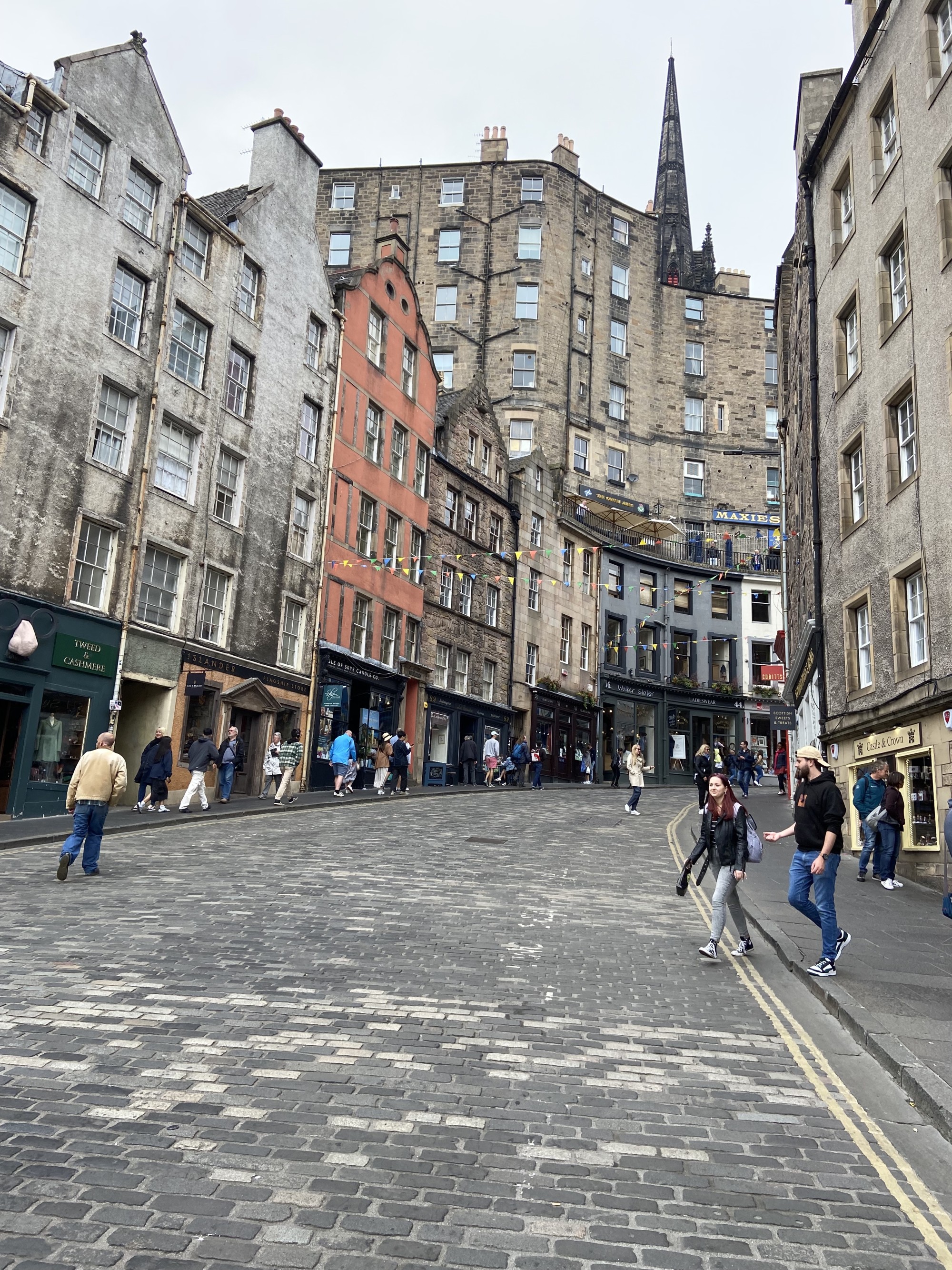 Exploring Edinburgh: Experience the Charms of the Scottish Capital
