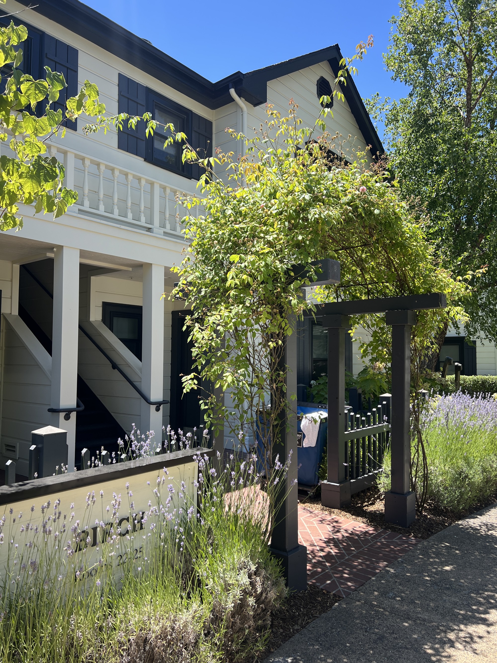 The Luxurious MacArthur Place in Downtown Sonoma