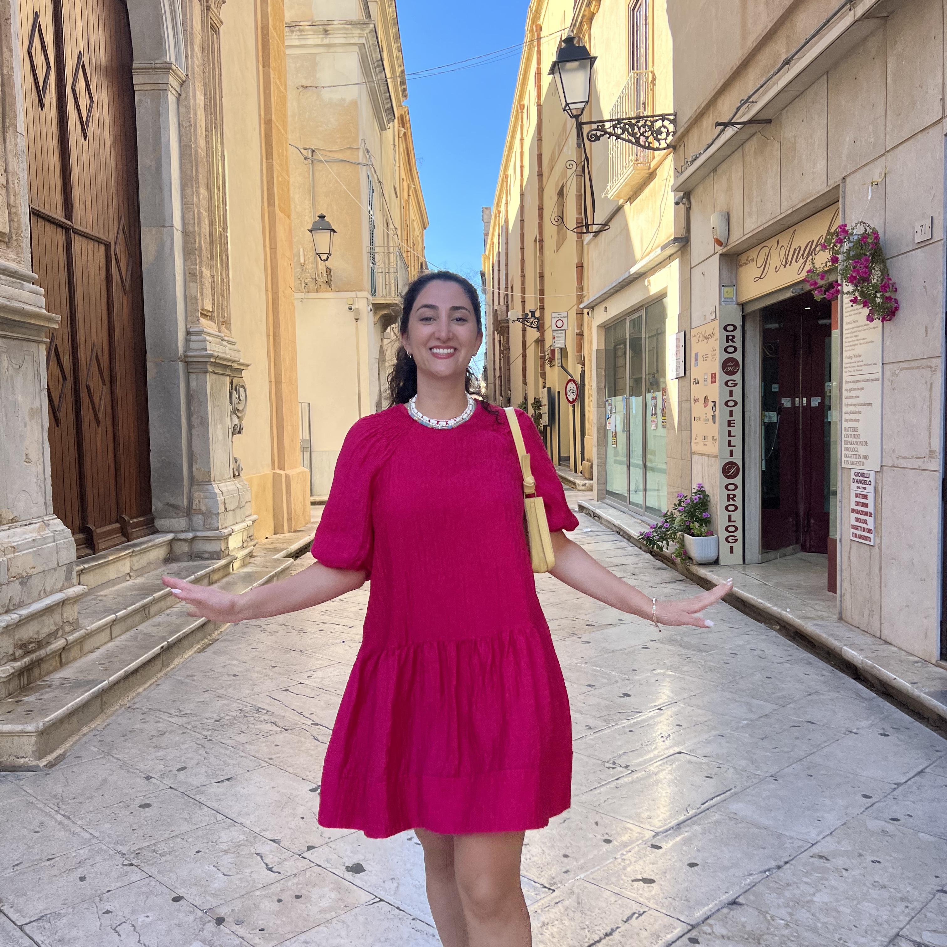 Shana Yavari | Fora Travel