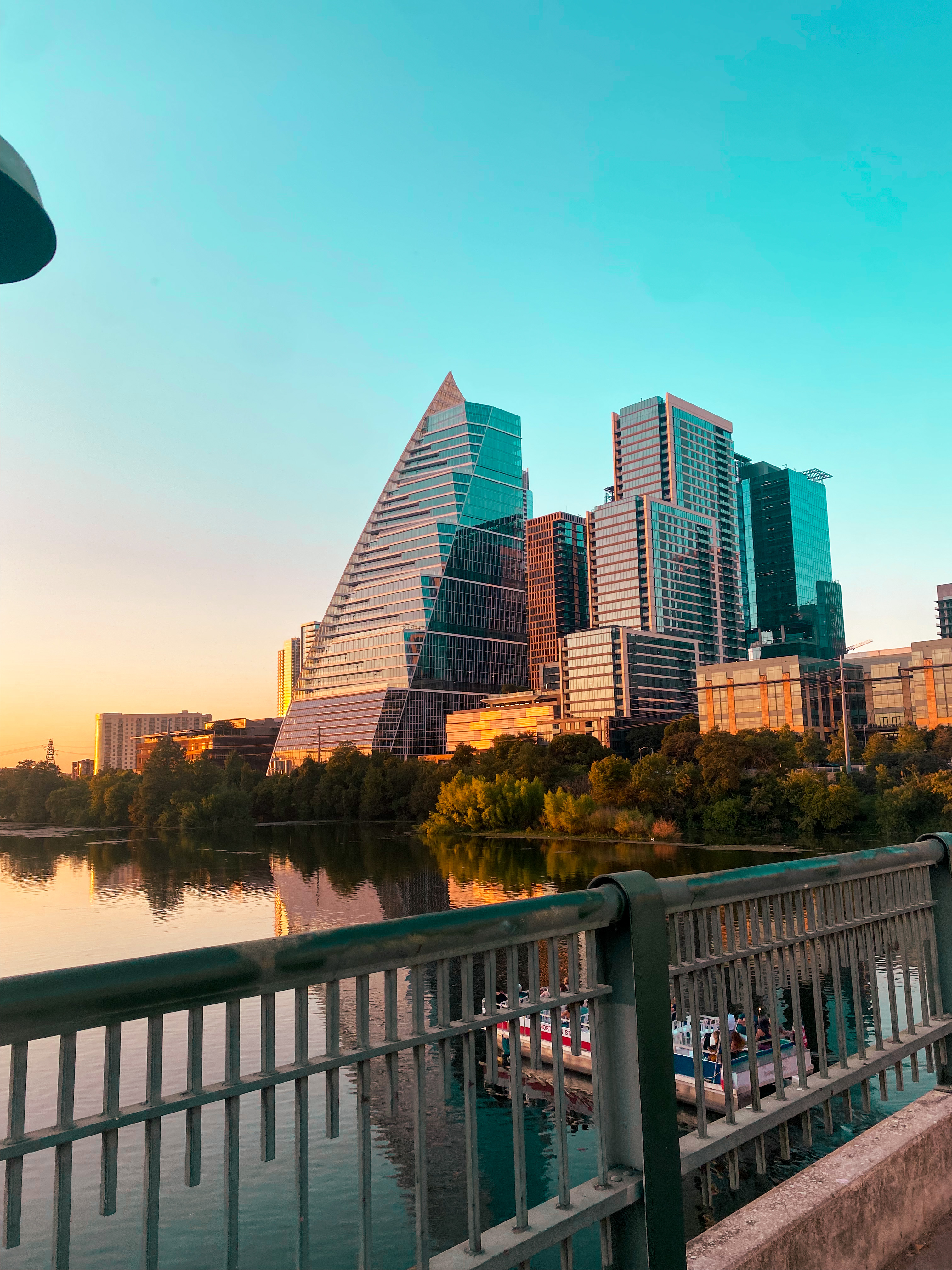 Traveler's Guide to Exploring Austin: A Vibrant City of Music, Food ...