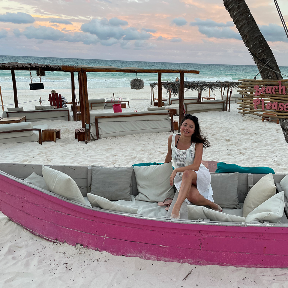 Claudia Love | Fora Travel