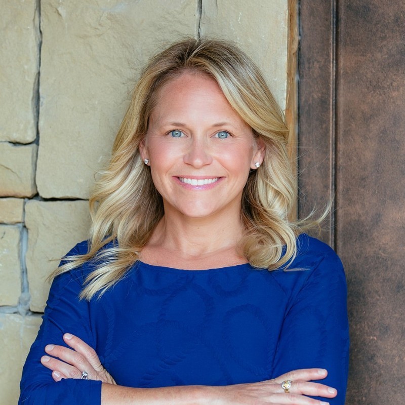 Traci Lee | Fora Travel