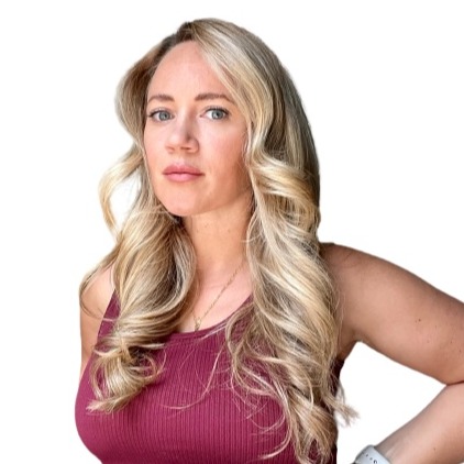 Amanda Leon | Fora Travel