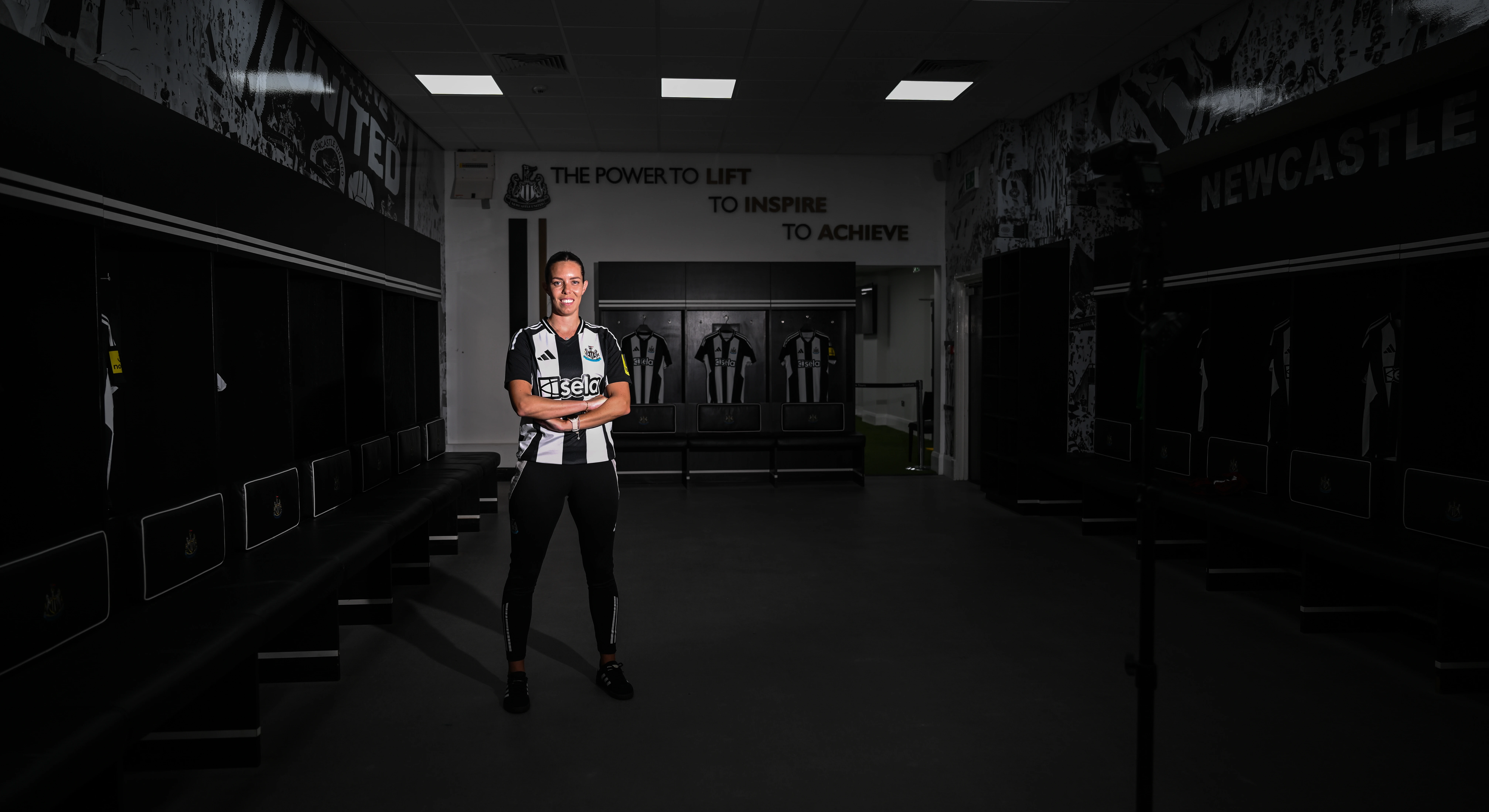 In pictures: Cooper makes Magpies move | NUFC