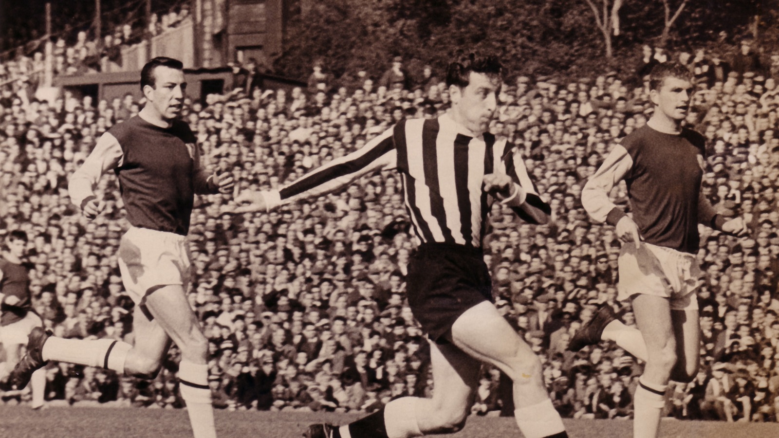 Albert Bennett 1944 - 2016 - Newcastle United