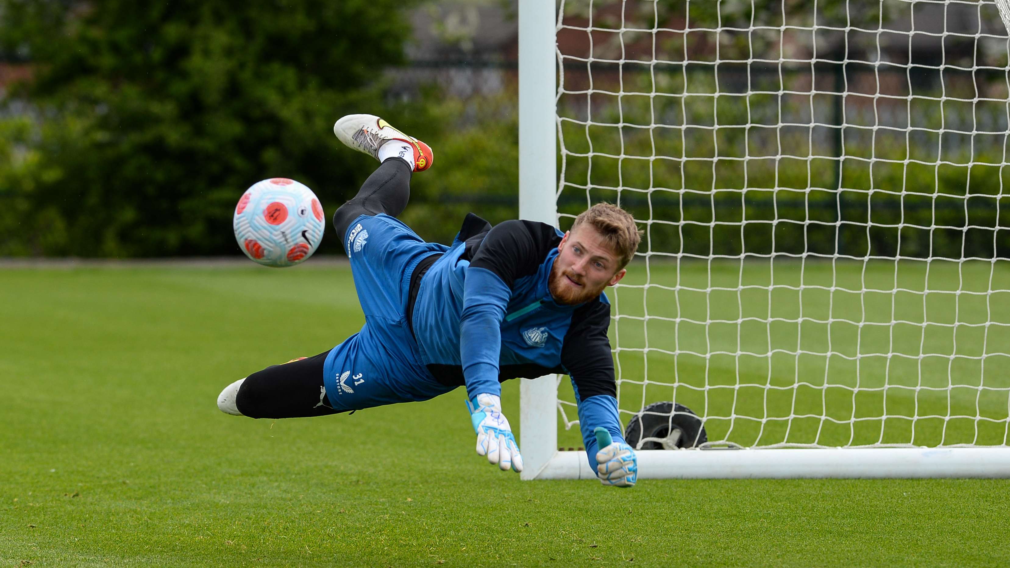 Goalkeeper Turner joins Gillingham - Newcastle United