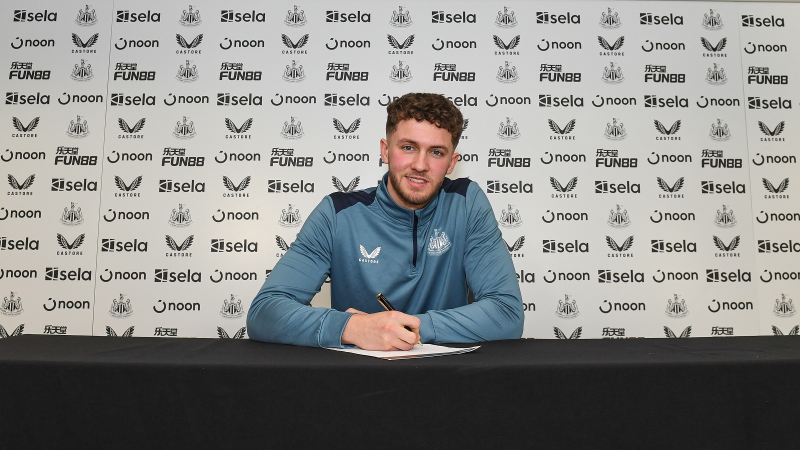 Teenage goalkeeper Thompson signs new contract - Newcastle United