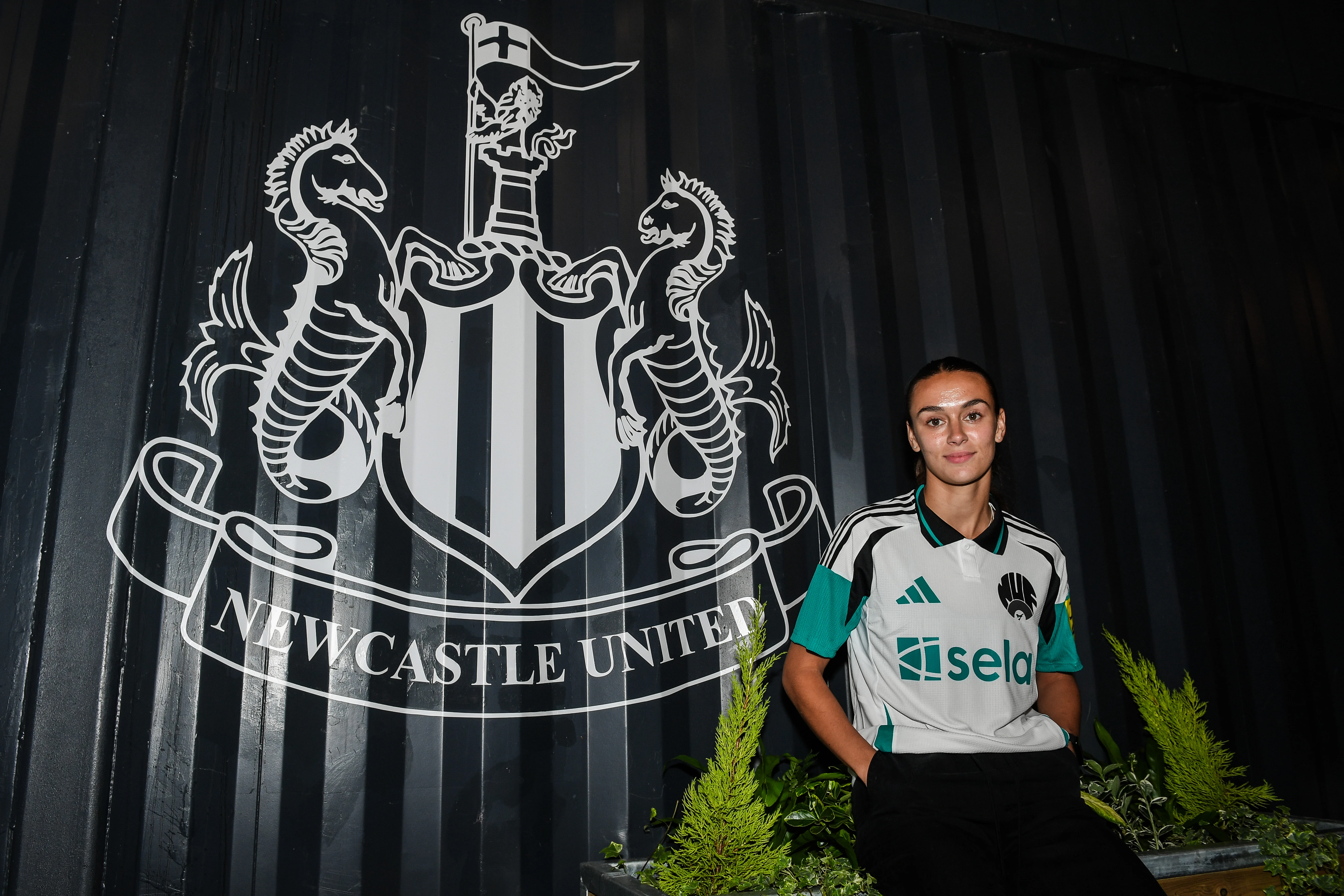 In pictures: Sibley signs - Newcastle United