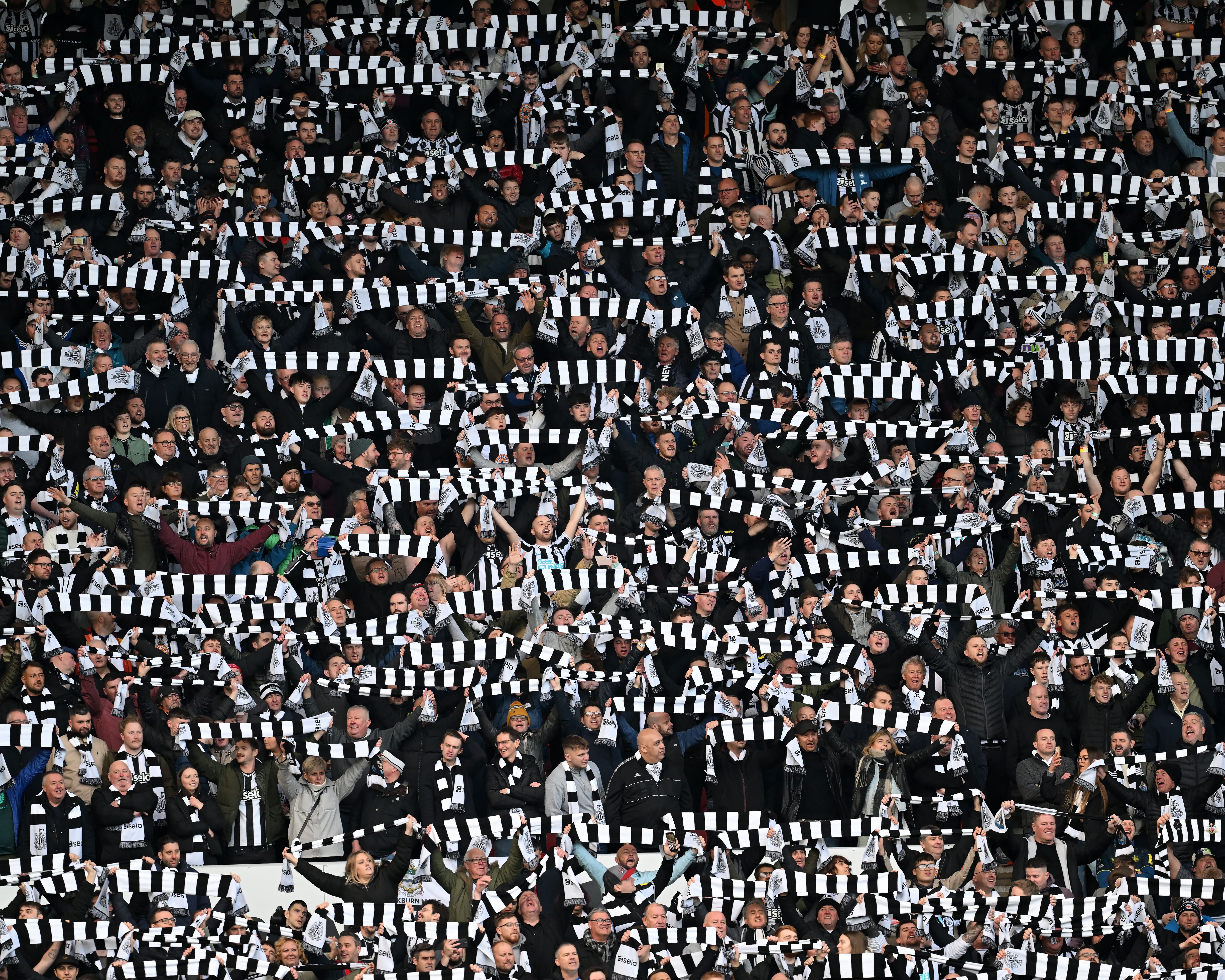 Sela - Newcastle United