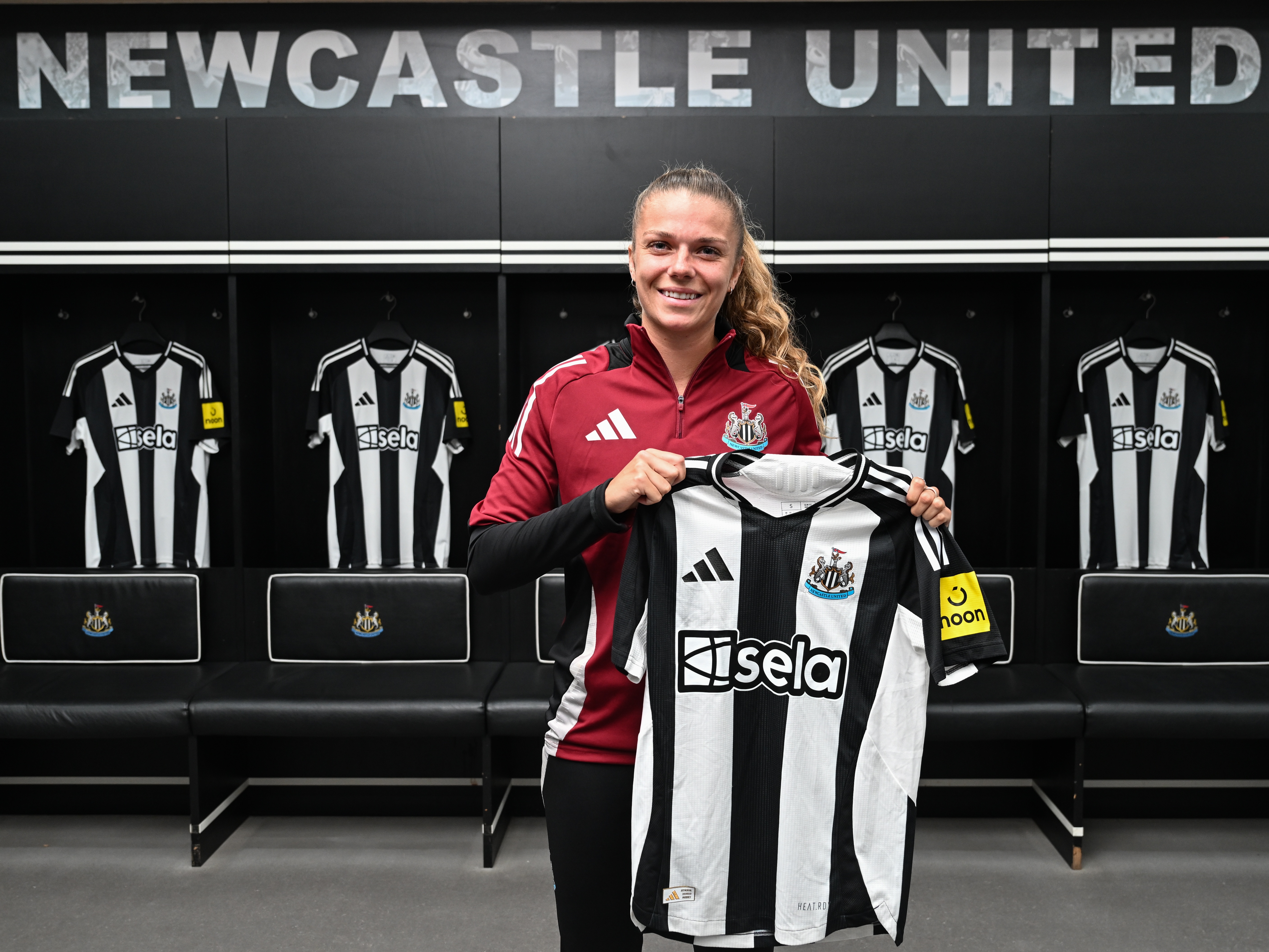 Amy Andrews signs for Newcastle United Women - Newcastle United