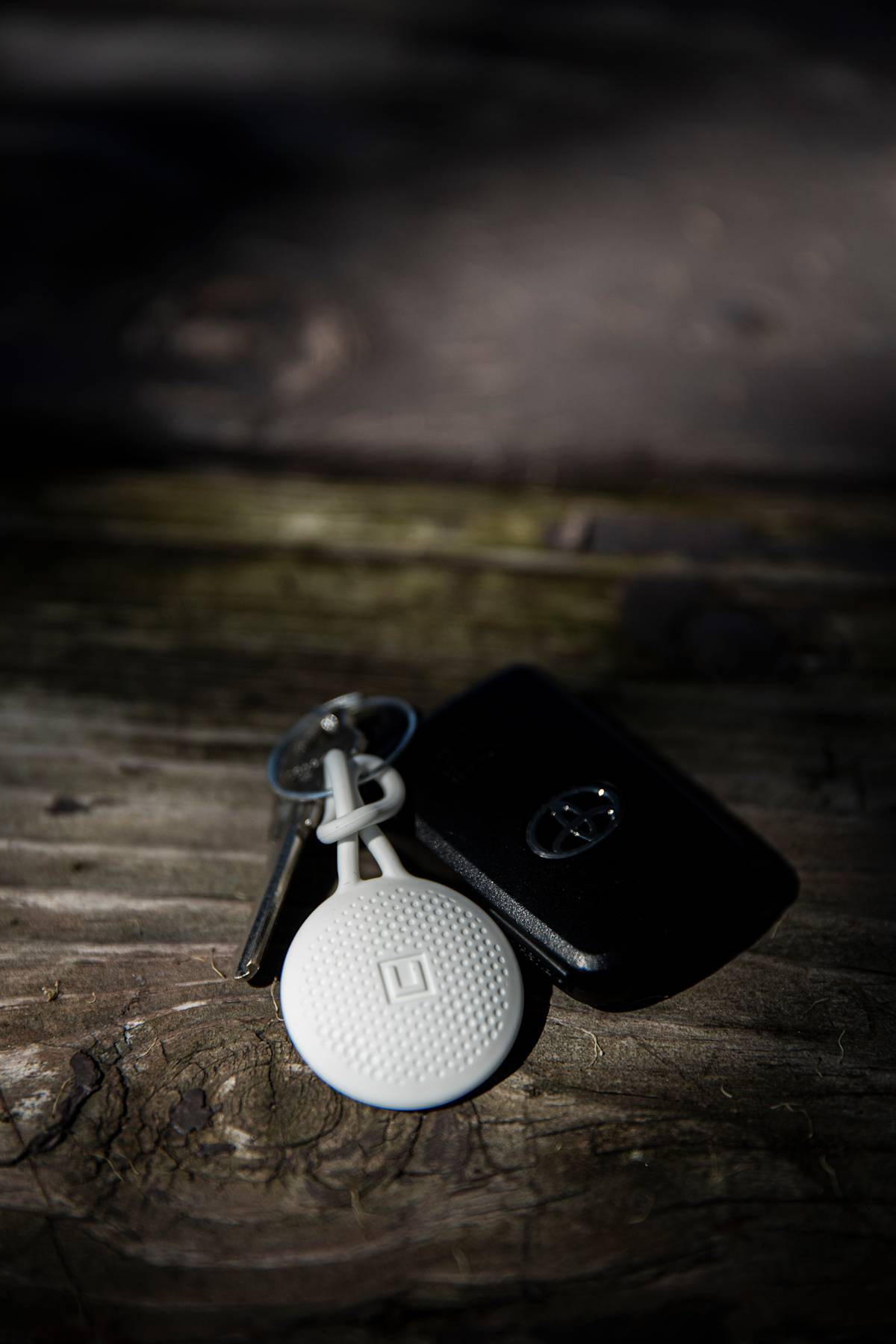 [U] by UAG DOT Series AirTag Loop Case Stylish Travel Luggage Bag