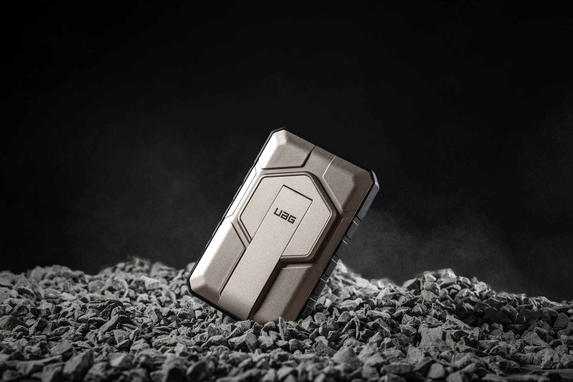 UAG Rugged 10K Wireless Power Bank With Metal Stand Portable Charger