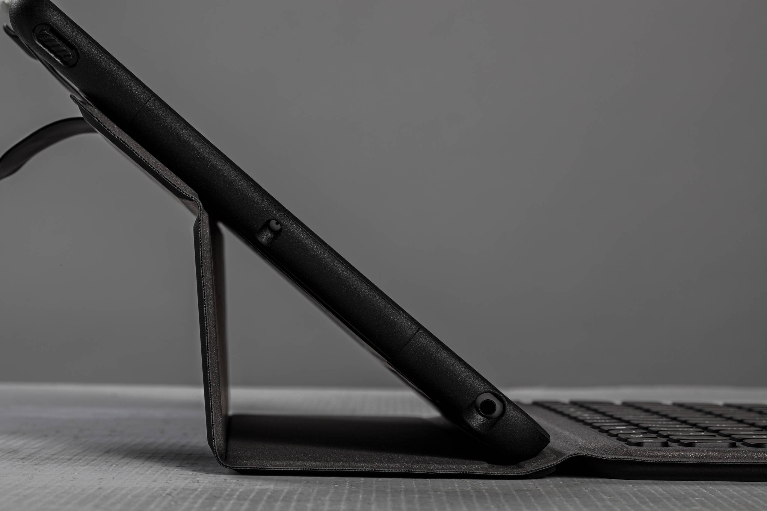 Rugged Bluetooth Detachable Keyboard with Trackpad & Backlit Keys Case ...