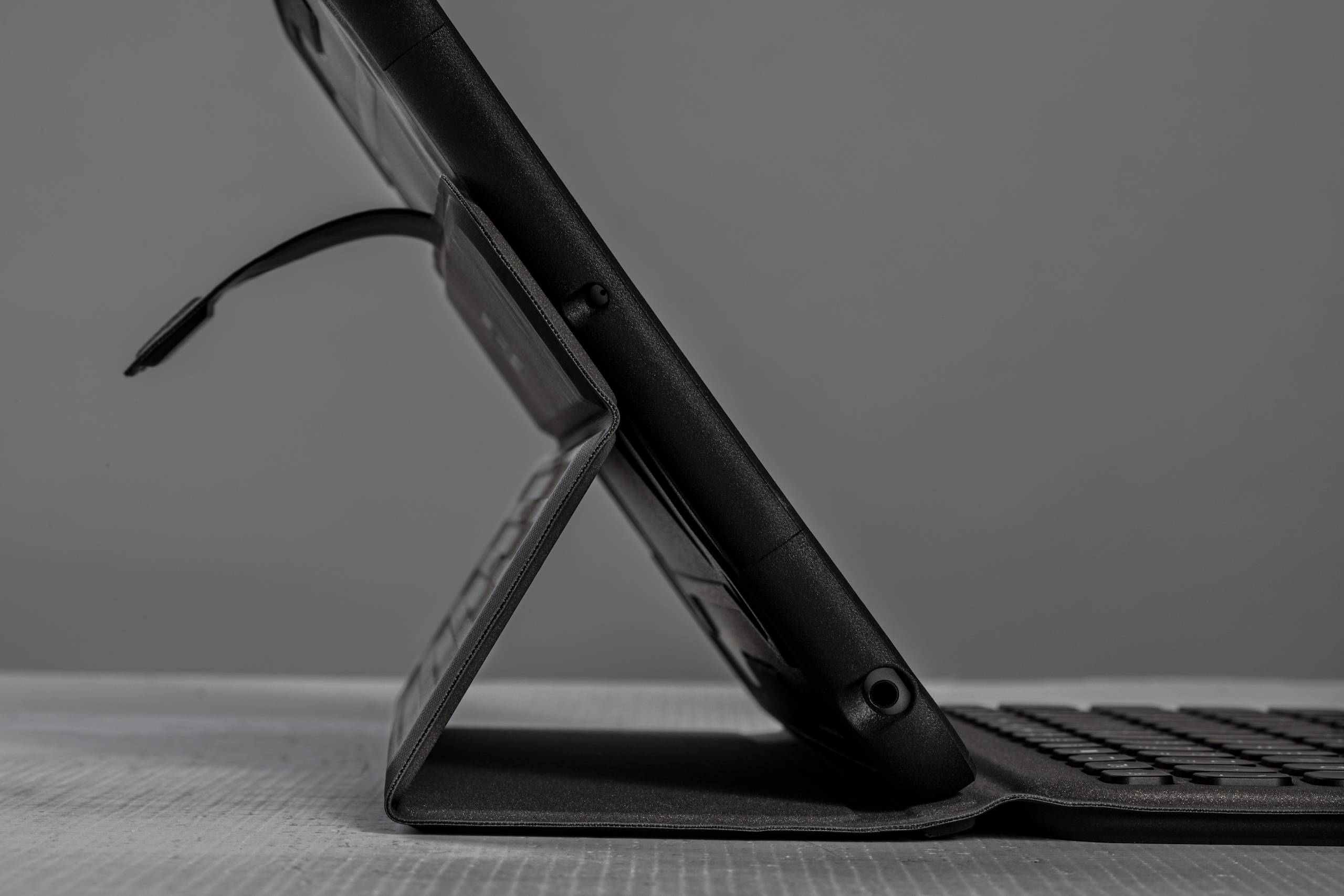 Rugged Bluetooth Detachable Keyboard with Trackpad & Backlit Keys Case ...