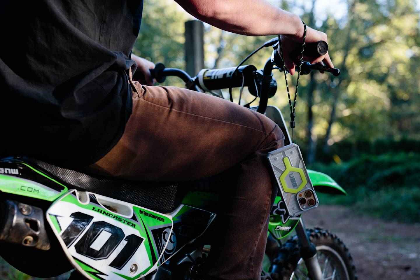 UAG Bundle - iPhone 16 Pro Max Pathfinder Clear MagSafe Case & Lanyard