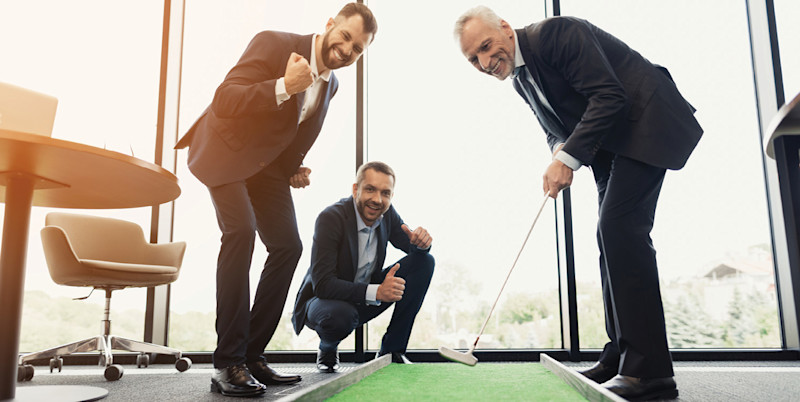 A tale of two salesmen, or the grasshopper and the ant