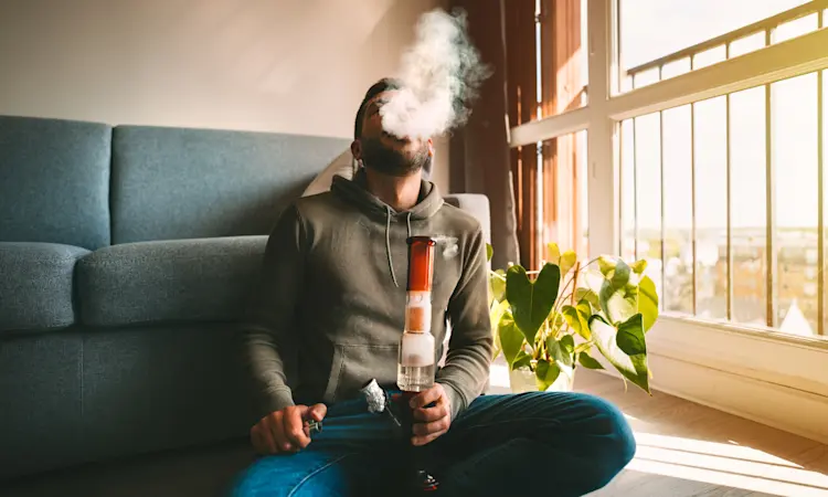 How to Smoke a Bowl: A Step-by-Step Guide for 2025