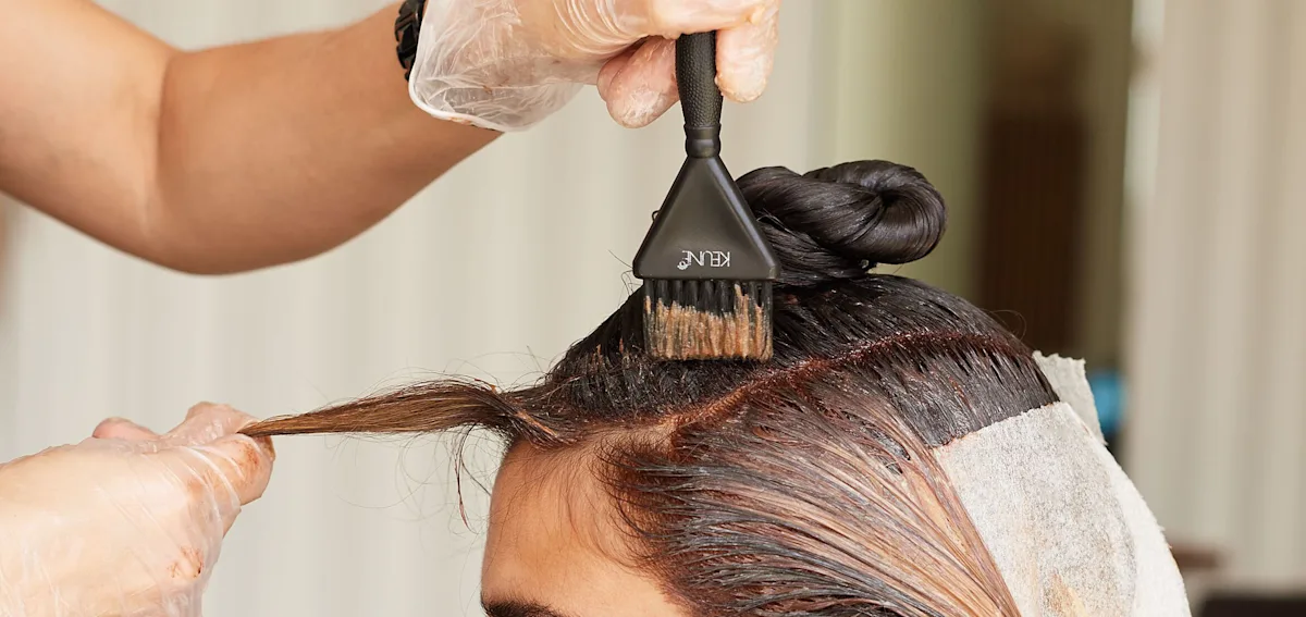 Je haar verven bij de kapper? Dit is alles wat je moet weten | Keune ...