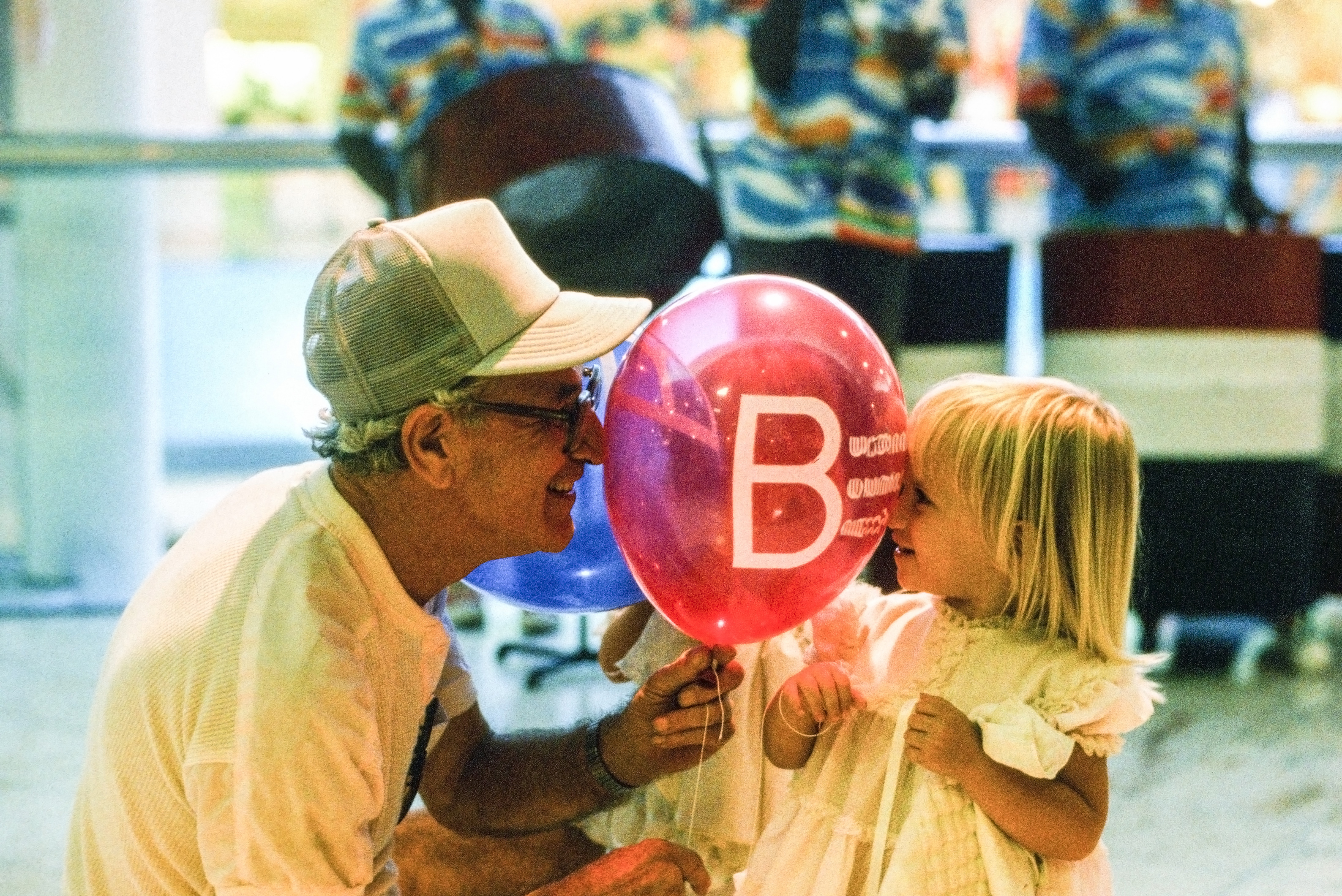 ‘90s Kids' Birthday Parties vs. Now | Mom.com