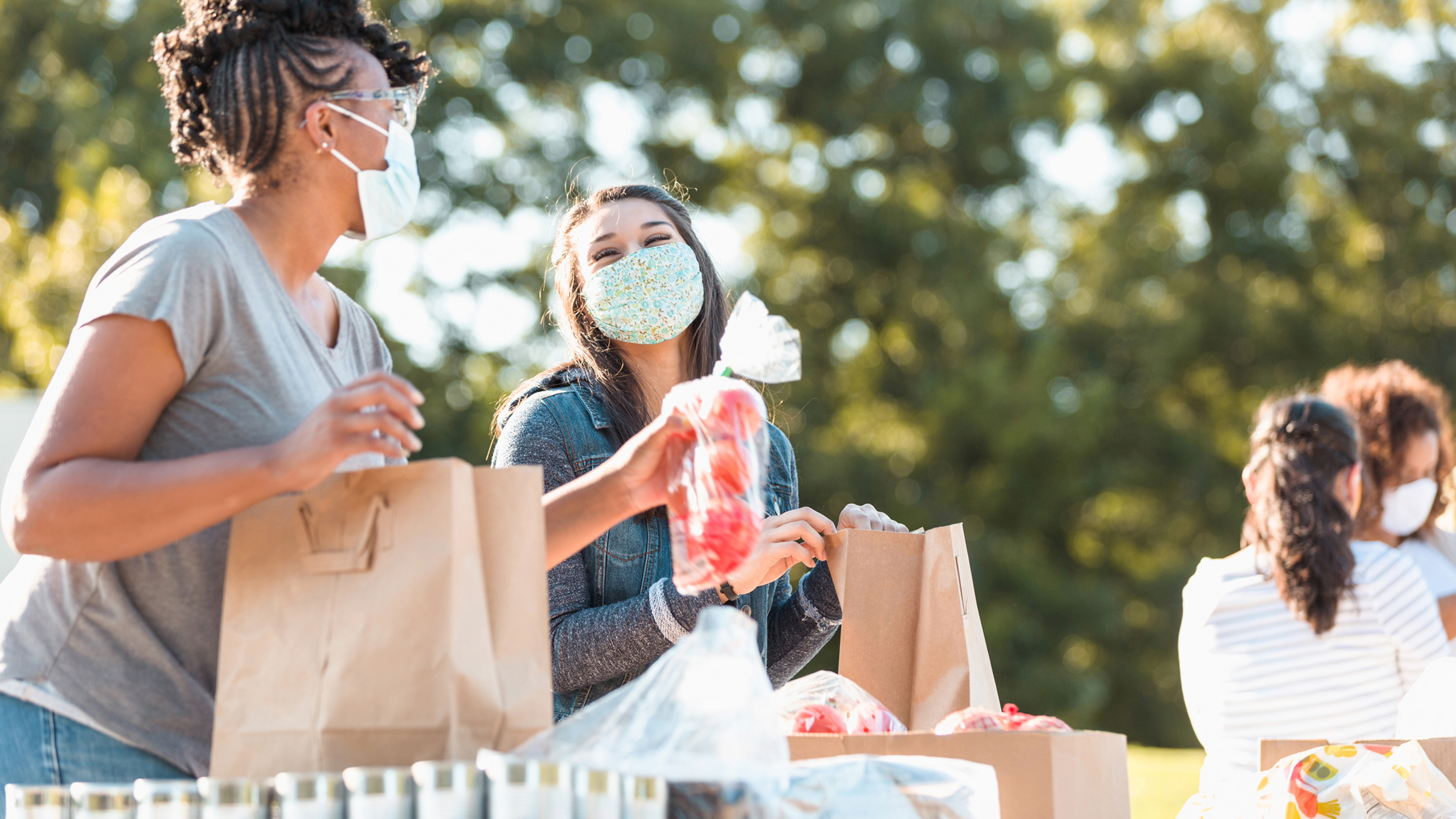 Ways to Volunteer This Holiday Season | Mom.com